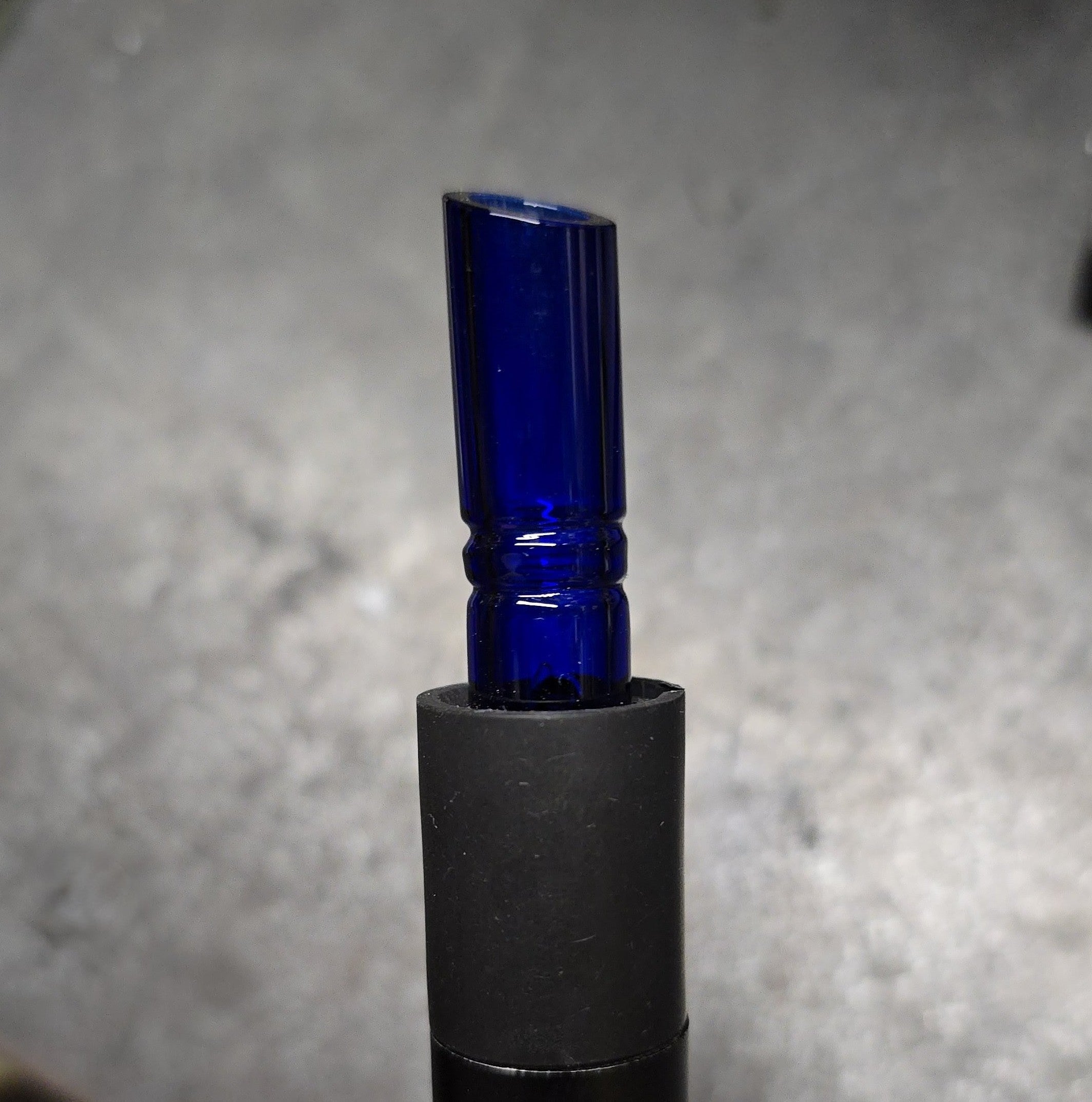Cobalt Blue Straw Tip Pivot Spinner – Dglassart